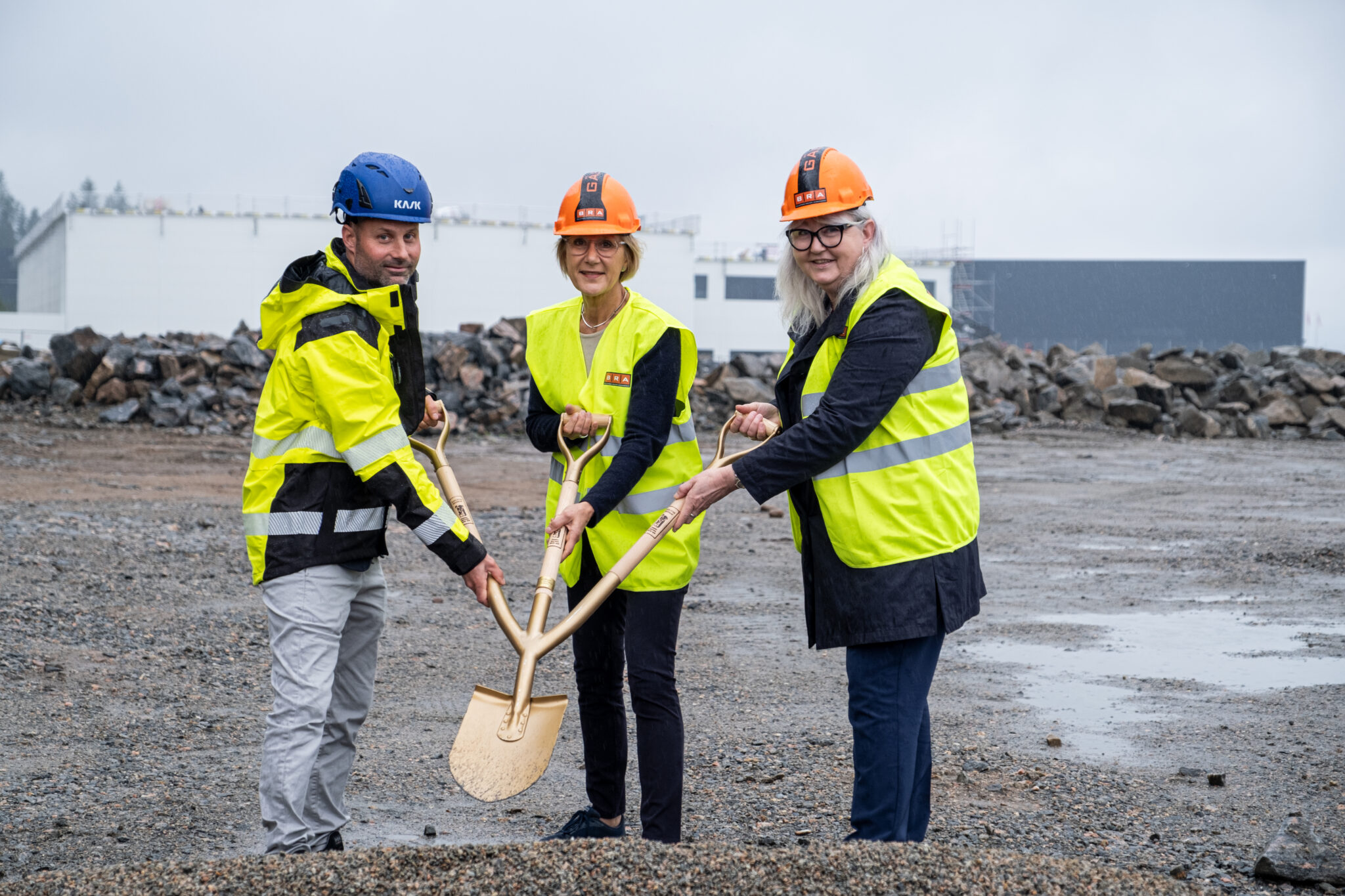 Nu tar vi första spadtaget till vår nya kontantdepå i Bor...